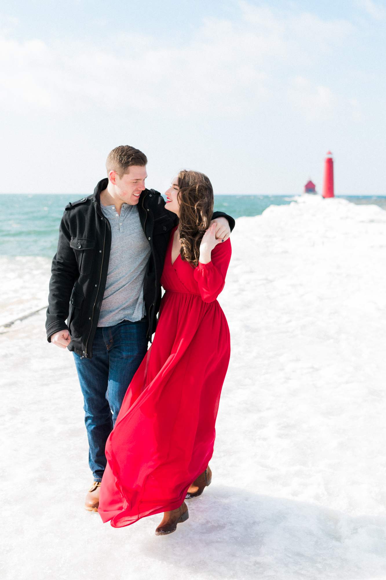 Grand Haven Lighthouse and Pier Michigan Engagement | Mary + Joey ...