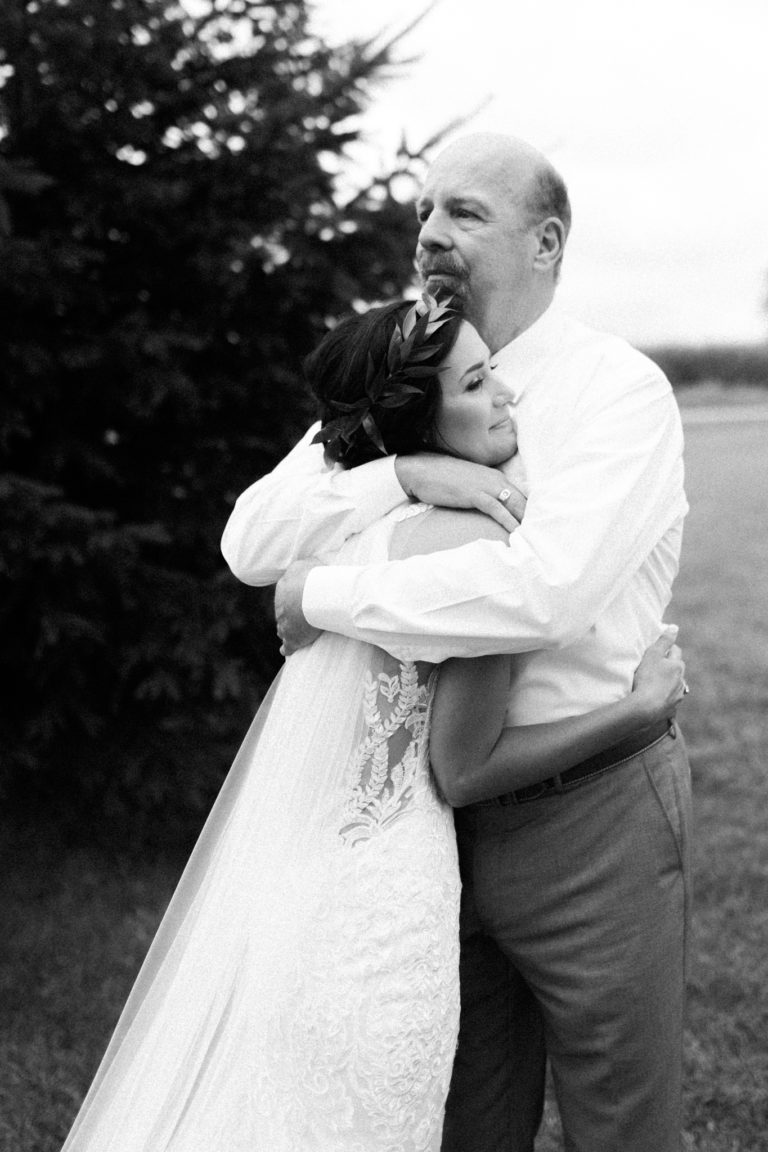 Michigan Relaxed Backyard Wedding | Josh + Megan | Kendra Denault ...
